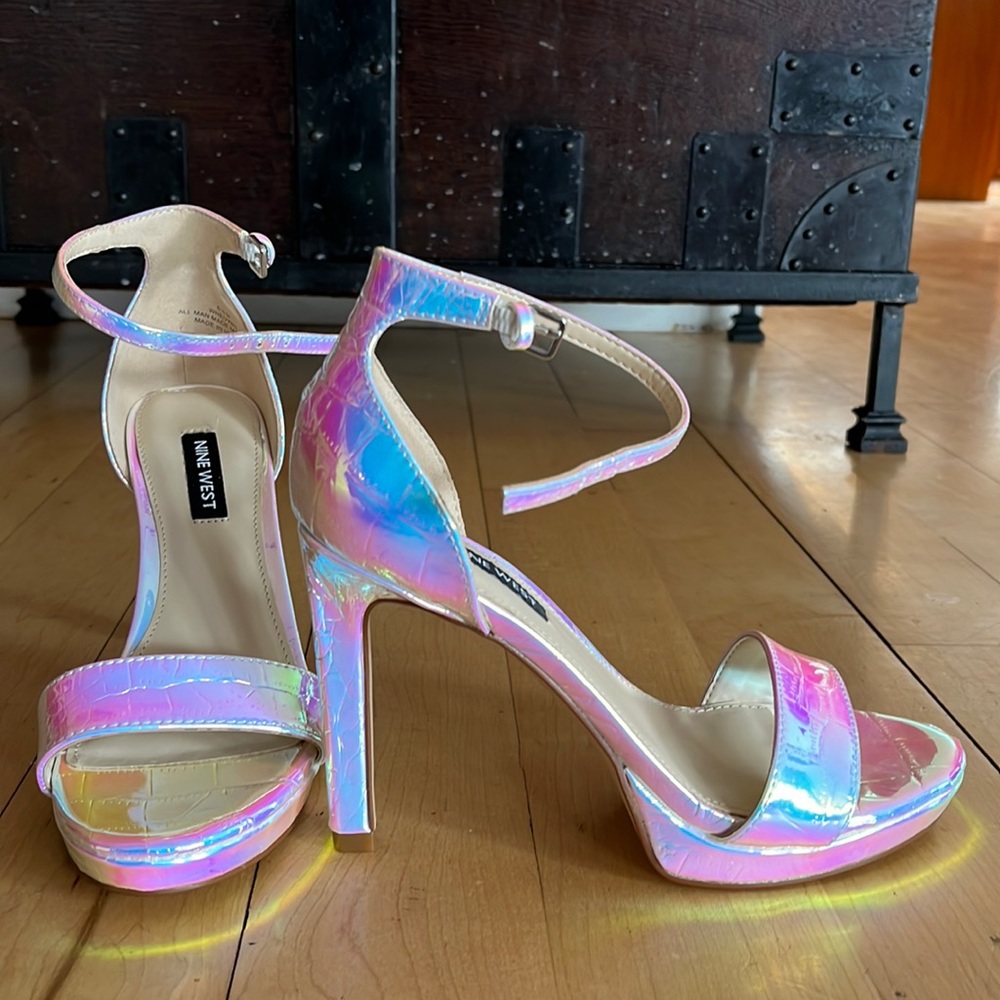 Brand New Nine West Holographic Heels - Gem